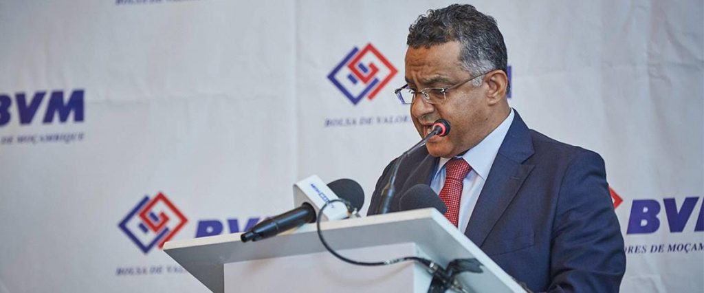 Salim Valá lança livro “Economia Globalizada & Paradoxos de ...